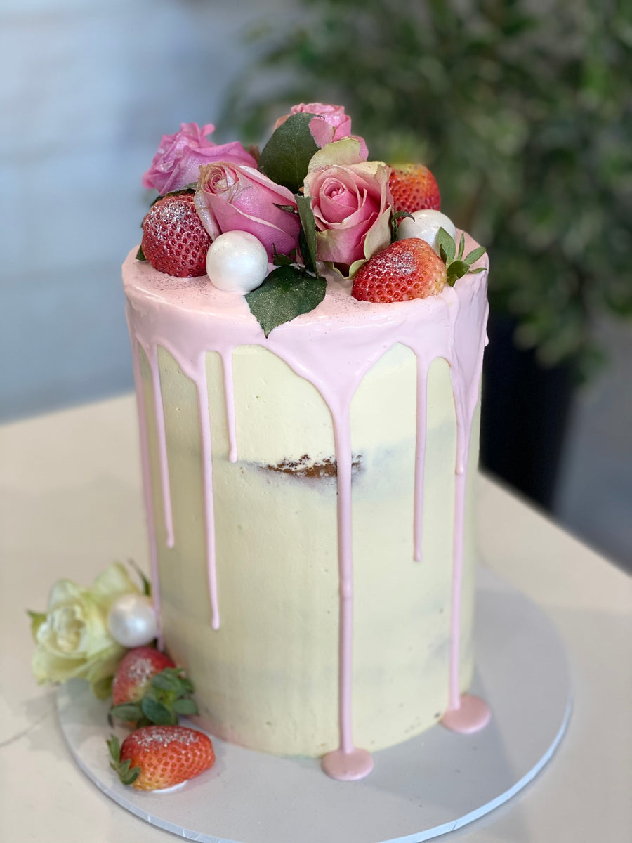 Strawberry drip cake – The Cupcake Factory